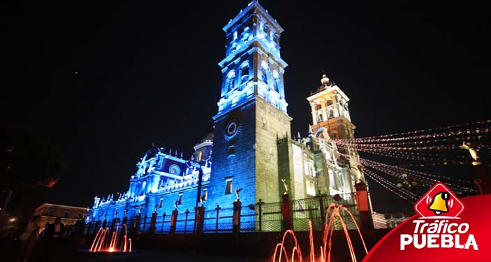Con espectáculo de iluminación y agua festejan los 492 años de Puebla
