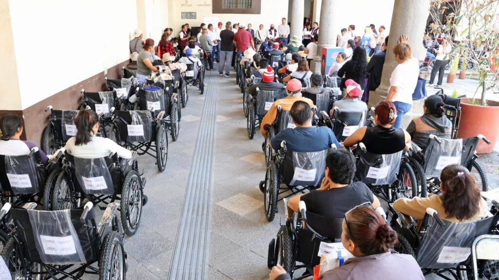 SEDIF impulsa inclusión con entrega de sillas de ruedas